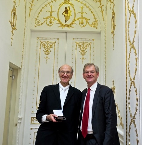 Chris Rowland receives Burkitt Medal | Faculty of Theology and Religion
